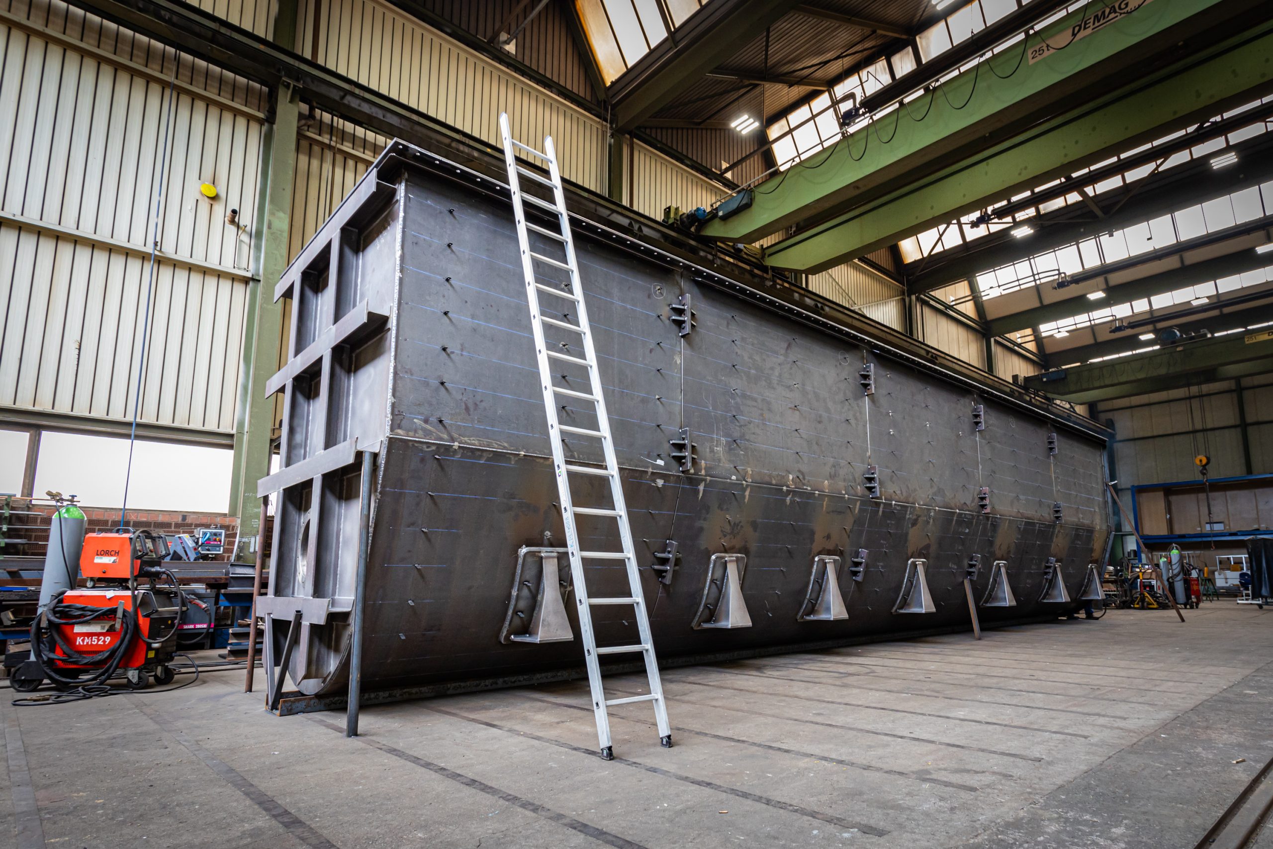 Manufacuring and Erection of special apparatus - MESSER ...